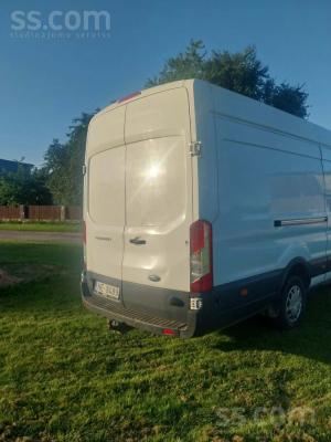 White Ford Transit 2016 in Talsi, with an engine capacity of 2.00 L and mileage of 268 thousand km for 12999 €, photo 6 on AUTOMOTO.COM.LV