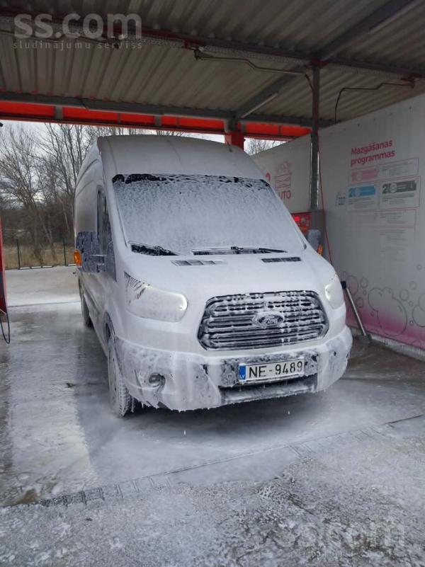 White Ford Transit 2016 in Talsi, with an engine capacity of 2.00 L and mileage of 268 thousand km for 12999 €, photo 9 on AUTOMOTO.COM.LV