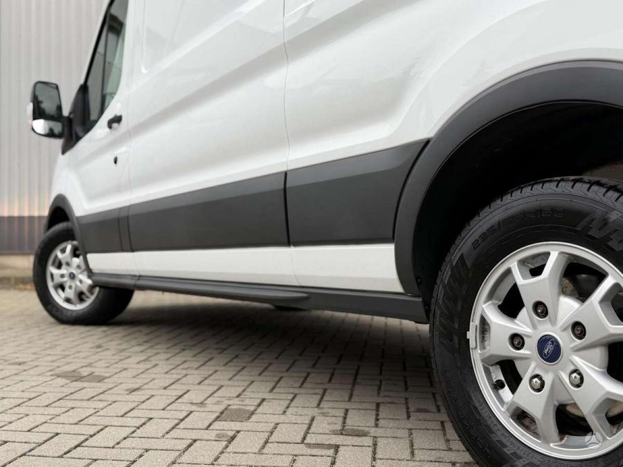 White Ford Transit 2016 in Silale, with an engine capacity of 2.20 L and mileage of 246 thousand km for 8700 €, photo 17 on AUTOMOTO.COM.LV