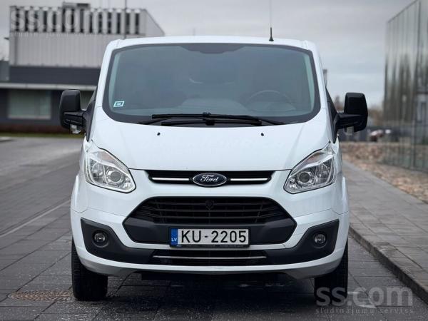 White Ford Transit 2017 in Riga, with an engine capacity of 2.00 L and mileage of 137 thousand km for 8790 €, photo 5 on AUTOMOTO.COM.LV