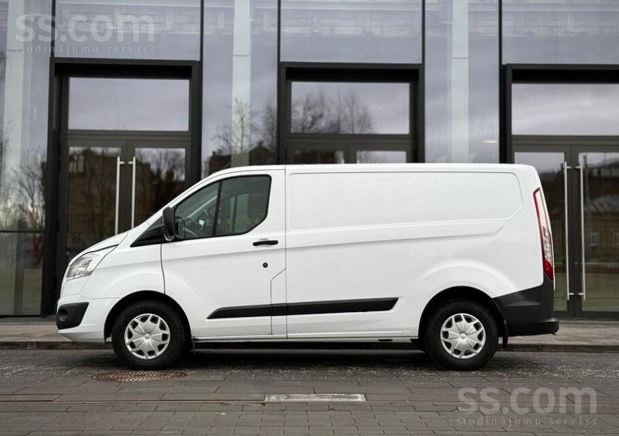 White Ford Transit 2017 in Riga, with an engine capacity of 2.00 L and mileage of 137 thousand km for 8790 €, photo 6 on AUTOMOTO.COM.LV