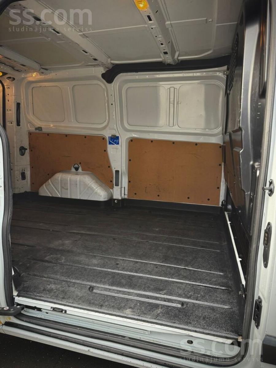 White Ford Transit 2017 in Riga, with an engine capacity of 2.00 L and mileage of 137 thousand km for 8790 €, photo 21 on AUTOMOTO.COM.LV