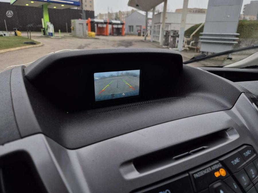 White Ford Transit 2017 in Panevezys, with an engine capacity of 2.00 L and mileage of 392 thousand km for 8100 €, photo 17 on AUTOMOTO.COM.LV