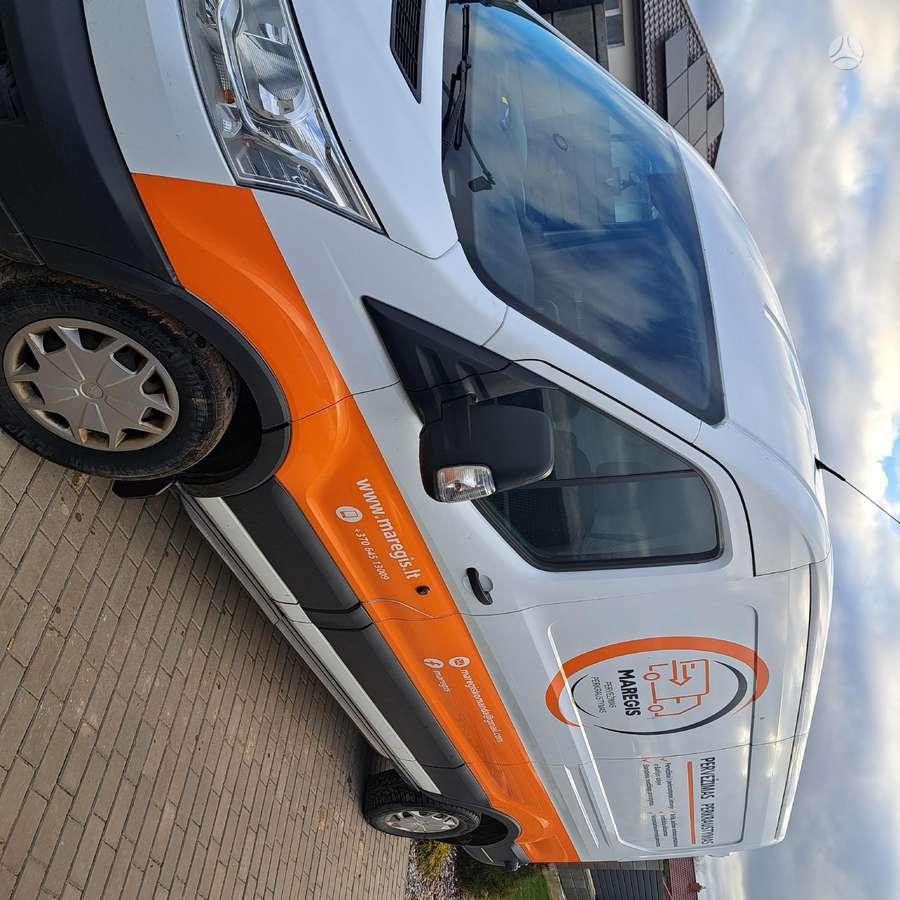 White Ford Transit 2017 in Kaunas, with an engine capacity of 2.00 L and mileage of 311 thousand km for 7200 €, photo 1 on AUTOMOTO.COM.LV