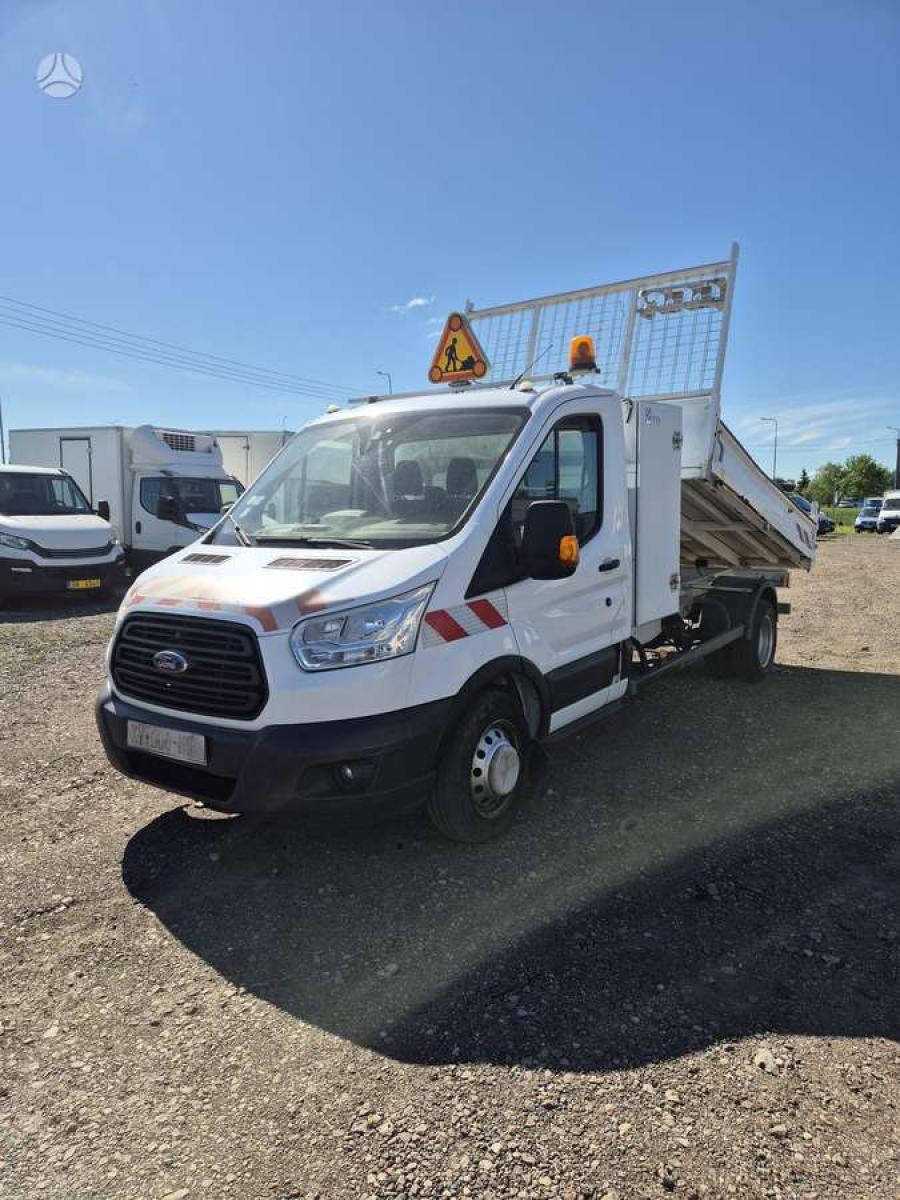 White Ford Transit 2017 in Kaunas, with an engine capacity of 2.20 L and mileage of 67 thousand km for 11770 €, photo 3 on AUTOMOTO.COM.LV