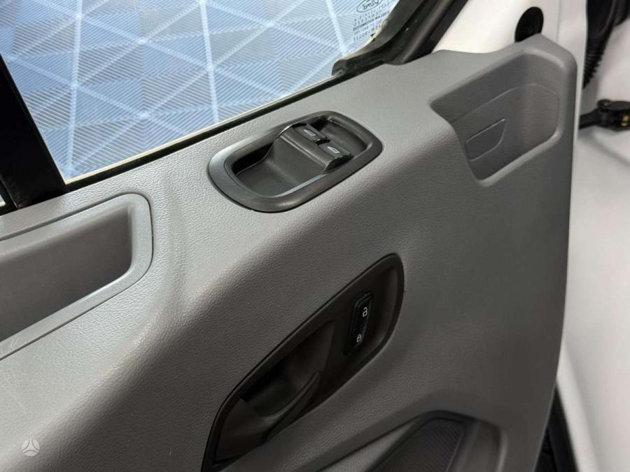 Balts Ford Transit 2017 Marijampole, ar dzinēja tilpumu 2.00 L un nobraukumu 242 tūkst. km par 13500 €, foto 15 vietnē AUTOMOTO.COM.LV