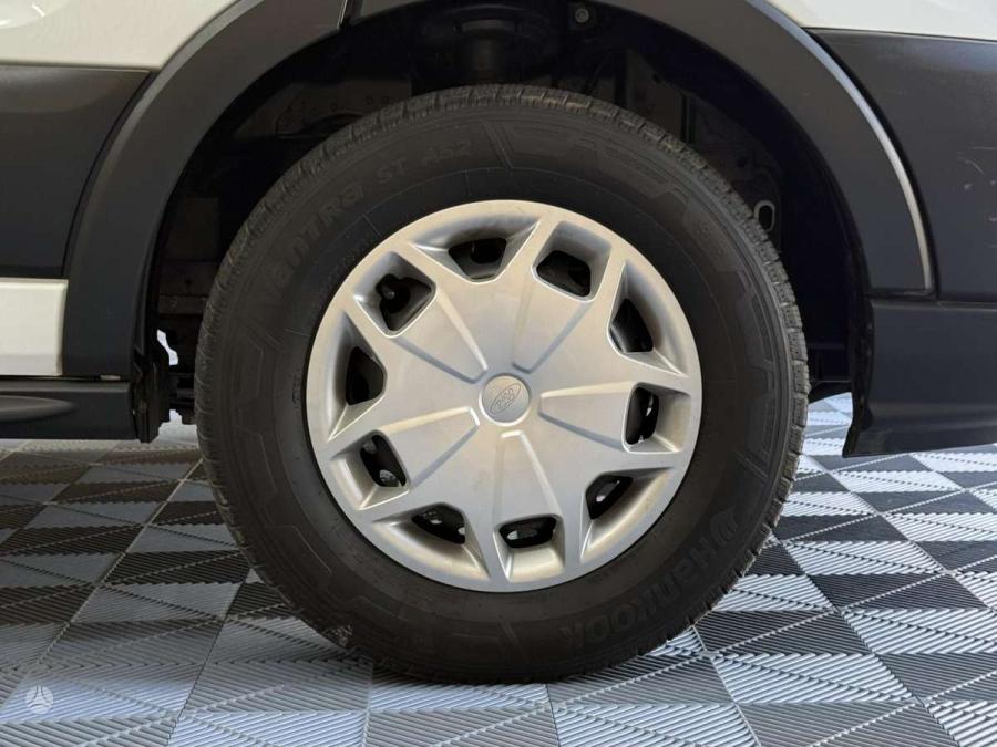 Balts Ford Transit 2017 Marijampole, ar dzinēja tilpumu 2.00 L un nobraukumu 242 tūkst. km par 13500 €, foto 23 vietnē AUTOMOTO.COM.LV