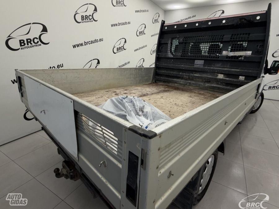 White Ford Transit 2017 in Avizieniai, with an engine capacity of 2.00 L and mileage of 152 thousand km for 10900 €, photo 17 on AUTOMOTO.COM.LV