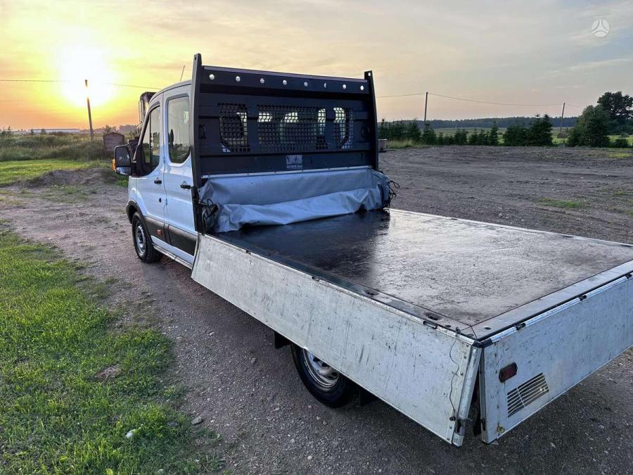 White Ford Transit 2017 in Kaunas, with an engine capacity of 2.00 L and mileage of 399 thousand km for 12000 €, photo 8 on AUTOMOTO.COM.LV