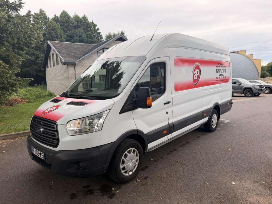 White Ford Transit 2017 in Taurage, with an engine capacity of 2.00 L and mileage of 127 thousand km for 9650 €, photo 1 on AUTOMOTO.COM.LV