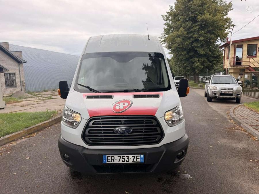 White Ford Transit 2017 in Taurage, with an engine capacity of 2.00 L and mileage of 127 thousand km for 9650 €, photo 4 on AUTOMOTO.COM.LV