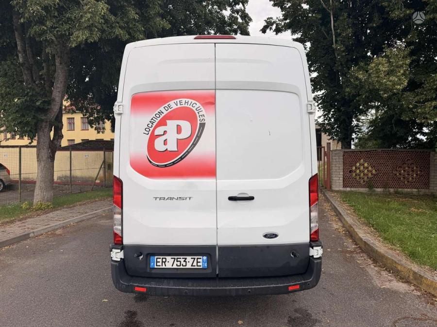 White Ford Transit 2017 in Taurage, with an engine capacity of 2.00 L and mileage of 127 thousand km for 9650 €, photo 9 on AUTOMOTO.COM.LV