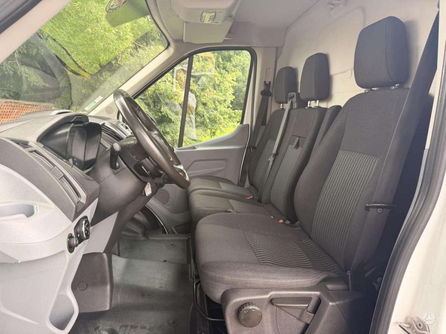 White Ford Transit 2017 in Taurage, with an engine capacity of 2.00 L and mileage of 127 thousand km for 9650 €, photo 11 on AUTOMOTO.COM.LV