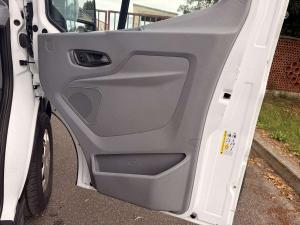 White Ford Transit 2017 in Taurage, with an engine capacity of 2.00 L and mileage of 127 thousand km for 9650 €, photo 15 on AUTOMOTO.COM.LV