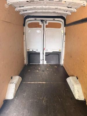 White Ford Transit 2017 in Taurage, with an engine capacity of 2.00 L and mileage of 127 thousand km for 9650 €, photo 17 on AUTOMOTO.COM.LV
