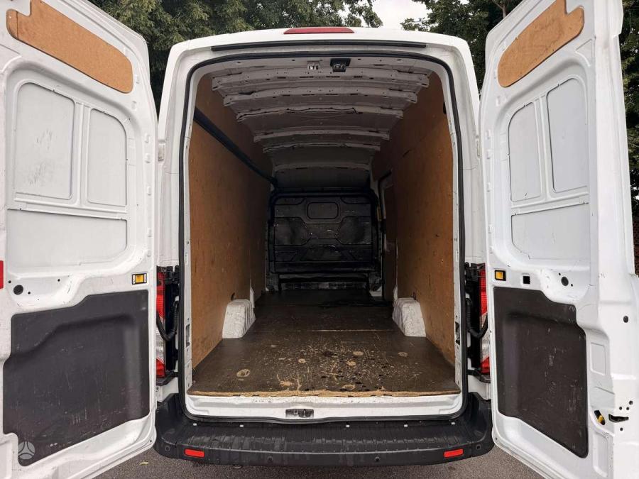 White Ford Transit 2017 in Taurage, with an engine capacity of 2.00 L and mileage of 127 thousand km for 9650 €, photo 18 on AUTOMOTO.COM.LV