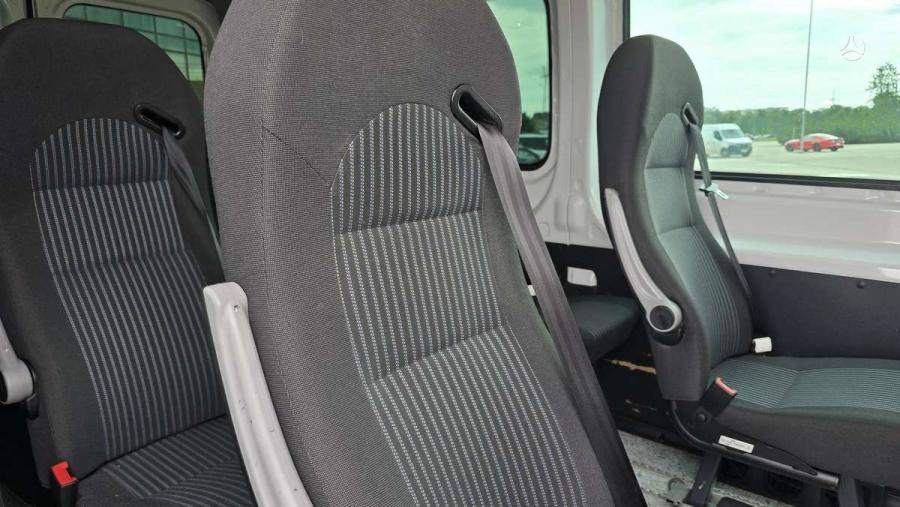 White Ford Transit 2017 in Siauliai, with an engine capacity of 2.20 L and mileage of 156 thousand km for 11450 €, photo 24 on AUTOMOTO.COM.LV