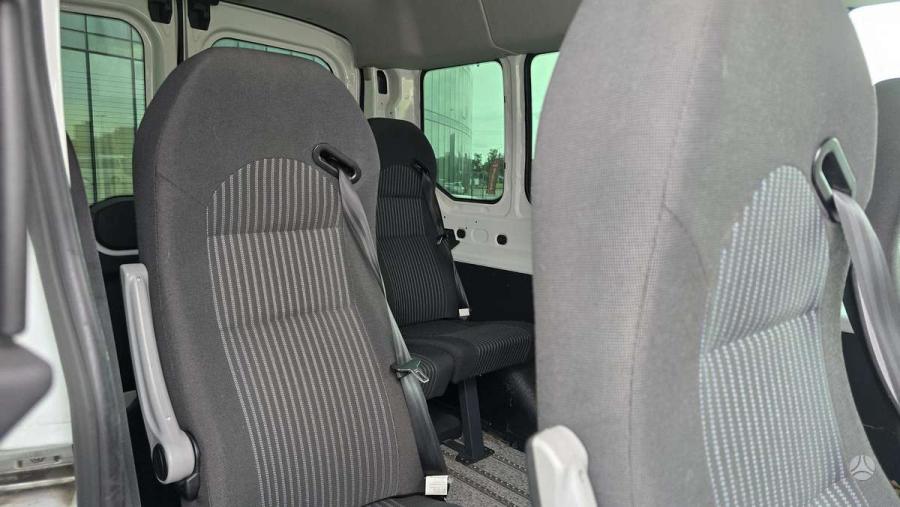 White Ford Transit 2017 in Siauliai, with an engine capacity of 2.20 L and mileage of 156 thousand km for 11450 €, photo 25 on AUTOMOTO.COM.LV