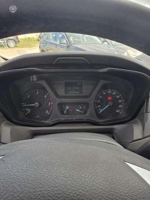 White Ford Transit 2017 in Taurage, with an engine capacity of 2.00 L and mileage of 186 thousand km for 12300 €, photo 10 on AUTOMOTO.COM.LV