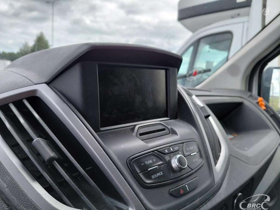 White Ford Transit 2017 in Vilnius, with an engine capacity of 2.00 L and mileage of 236 thousand km for 5000 €, photo 11 on AUTOMOTO.COM.LV