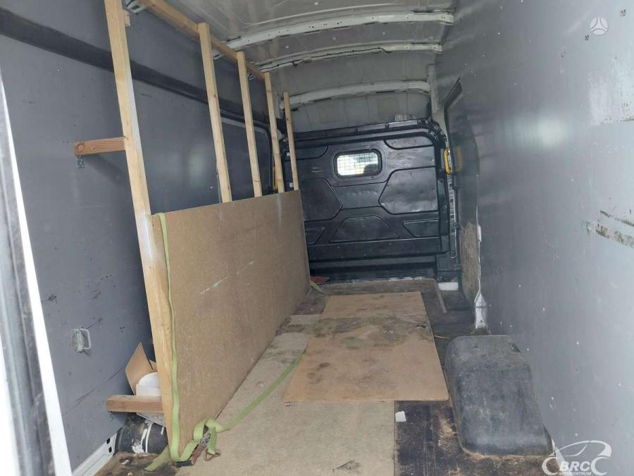 White Ford Transit 2017 in Vilnius, with an engine capacity of 2.00 L and mileage of 236 thousand km for 5000 €, photo 12 on AUTOMOTO.COM.LV