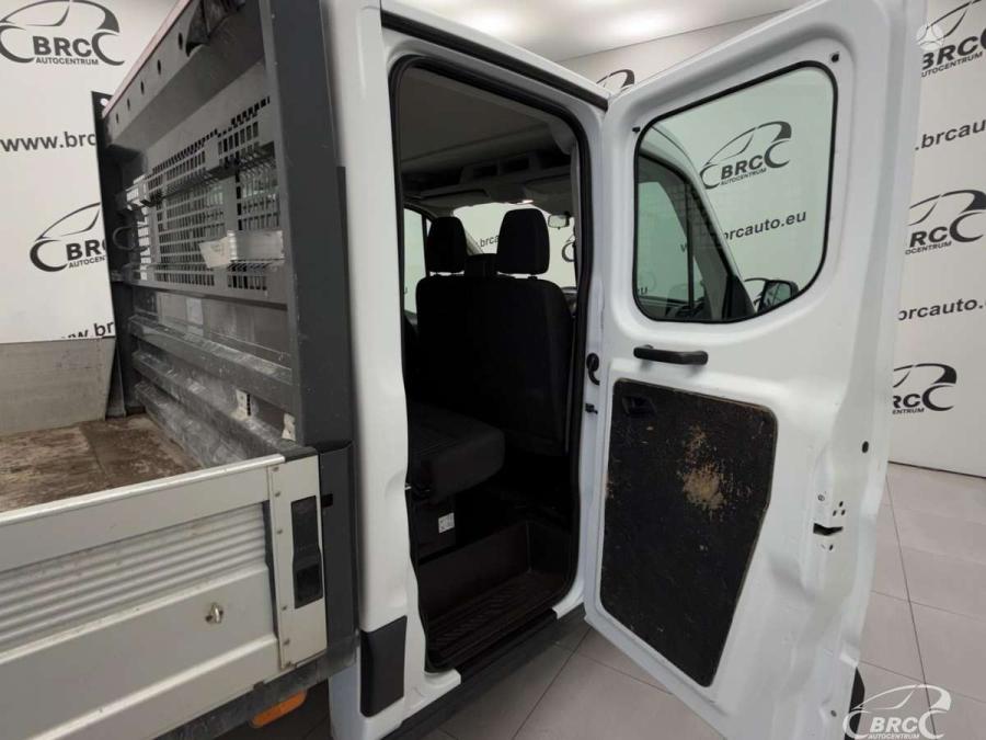 White Ford Transit 2017 in Vilnius, with an engine capacity of 2.00 L and mileage of 152 thousand km for 10900 €, photo 12 on AUTOMOTO.COM.LV
