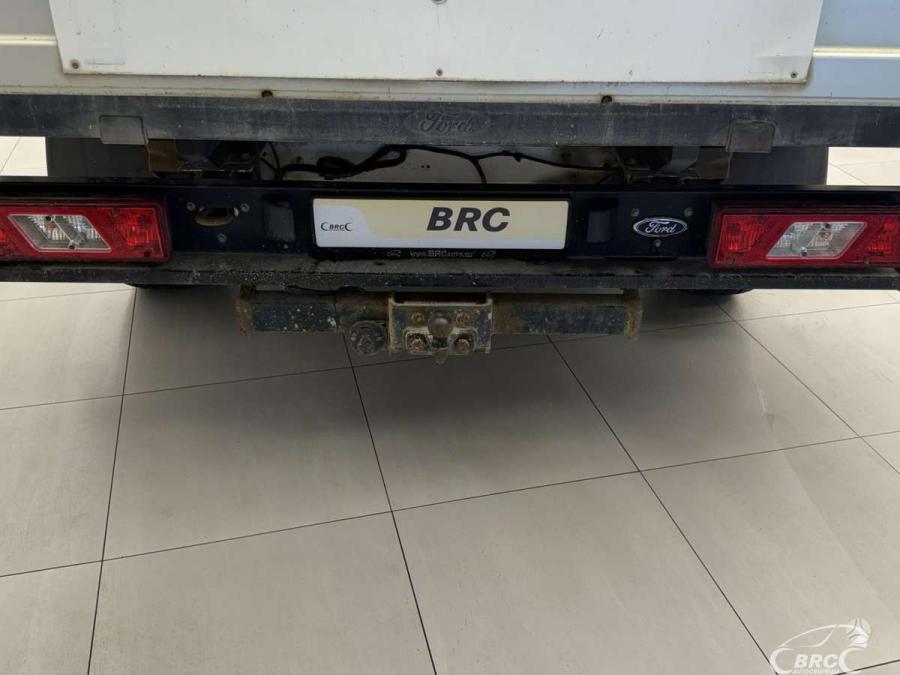 White Ford Transit 2017 in Vilnius, with an engine capacity of 2.00 L and mileage of 152 thousand km for 10900 €, photo 19 on AUTOMOTO.COM.LV