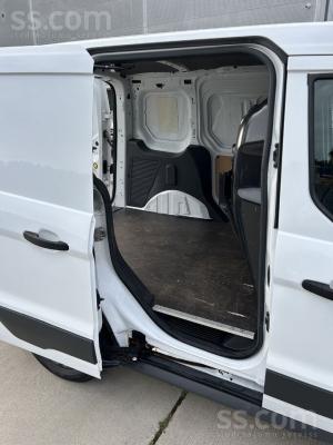 White Ford Transit 2017 in Riga, with an engine capacity of 1.50 L and mileage of 251 thousand km for 3800 €, photo 8 on AUTOMOTO.COM.LV