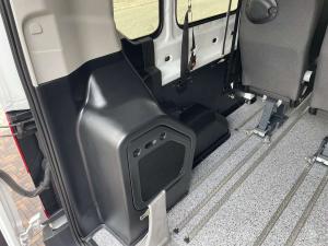 Balts Ford Transit 2017 Marijampole, ar dzinēja tilpumu 2.00 L un nobraukumu 355 tūkst. km par 9950 €, foto 34 vietnē AUTOMOTO.COM.LV