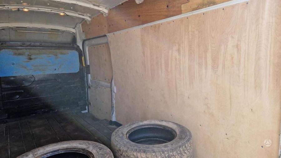 Balts Ford Transit 2017 Tallina, ar dzinēja tilpumu 2.00 L un nobraukumu 268 tūkst. km par 10900 €, foto 7 vietnē AUTOMOTO.COM.LV