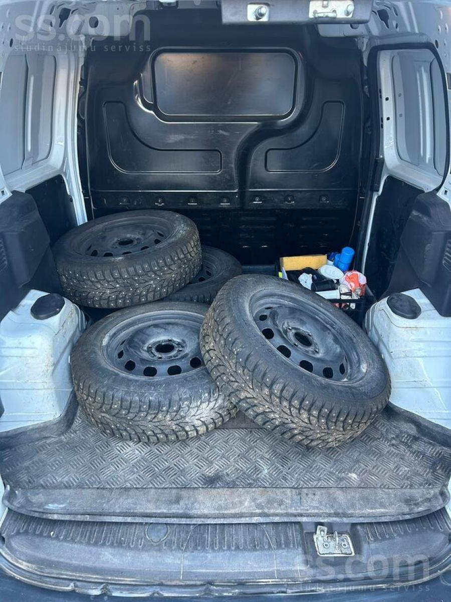 Balts Ford Transit 2017 Rīga, ar dzinēja tilpumu 1.50 L un nobraukumu 167 tūkst. km par 4500 €, foto 12 vietnē AUTOMOTO.COM.LV