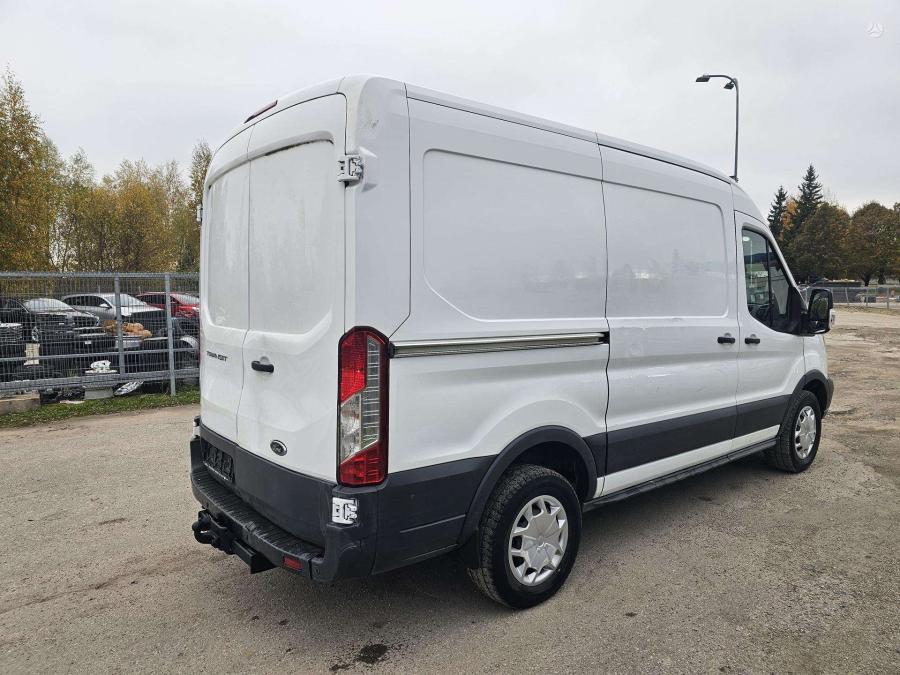 Balts Ford Transit 2017 Pakruojis, ar dzinēja tilpumu 2.00 L un nobraukumu 223 tūkst. km par 6400 €, foto 5 vietnē AUTOMOTO.COM.LV