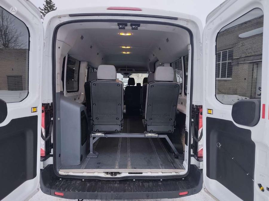 White Ford Transit 2018 in Taurage, with an engine capacity of 2.00 L and mileage of 250 thousand km for 11200 €, photo 9 on AUTOMOTO.COM.LV
