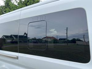 White Ford Transit 2018 in Kedainiai, with an engine capacity of 2.00 L and mileage of 253 thousand km for 9900 €, photo 9 on AUTOMOTO.COM.LV