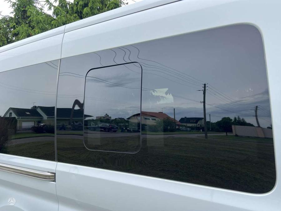 White Ford Transit 2018 in Kedainiai, with an engine capacity of 2.00 L and mileage of 253 thousand km for 9900 €, photo 9 on AUTOMOTO.COM.LV