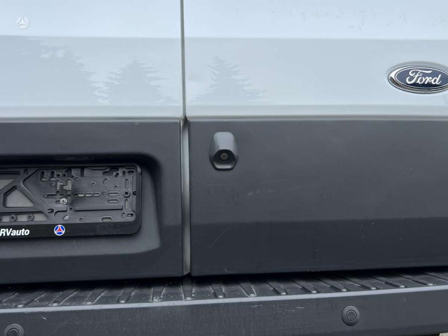 White Ford Transit 2018 in Kedainiai, with an engine capacity of 2.00 L and mileage of 253 thousand km for 9900 €, photo 11 on AUTOMOTO.COM.LV