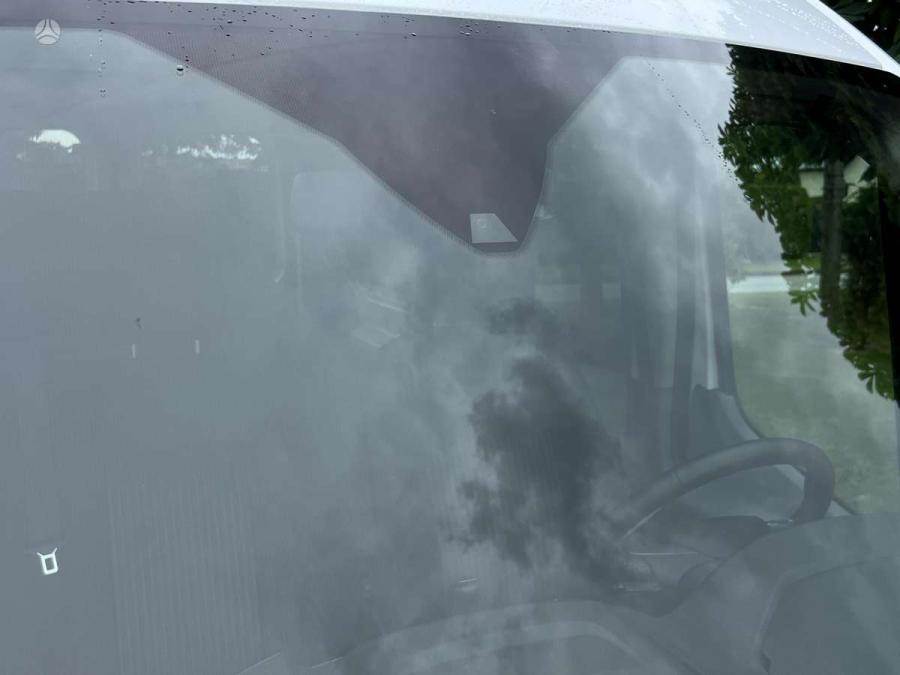 White Ford Transit 2018 in Kedainiai, with an engine capacity of 2.00 L and mileage of 253 thousand km for 9900 €, photo 12 on AUTOMOTO.COM.LV