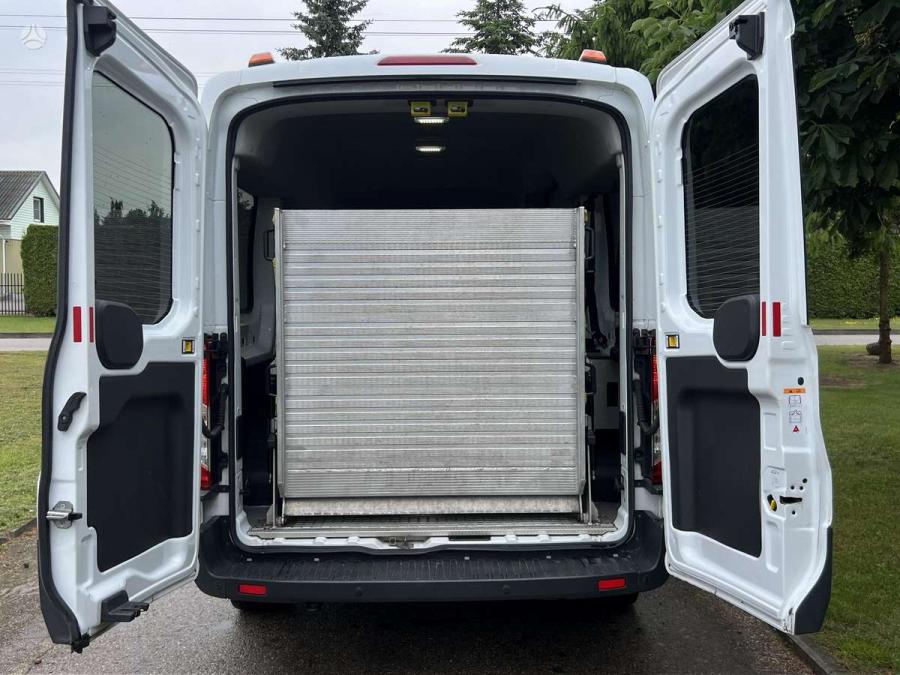 White Ford Transit 2018 in Kedainiai, with an engine capacity of 2.00 L and mileage of 253 thousand km for 9900 €, photo 13 on AUTOMOTO.COM.LV