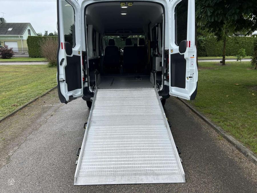 White Ford Transit 2018 in Kedainiai, with an engine capacity of 2.00 L and mileage of 253 thousand km for 9900 €, photo 14 on AUTOMOTO.COM.LV