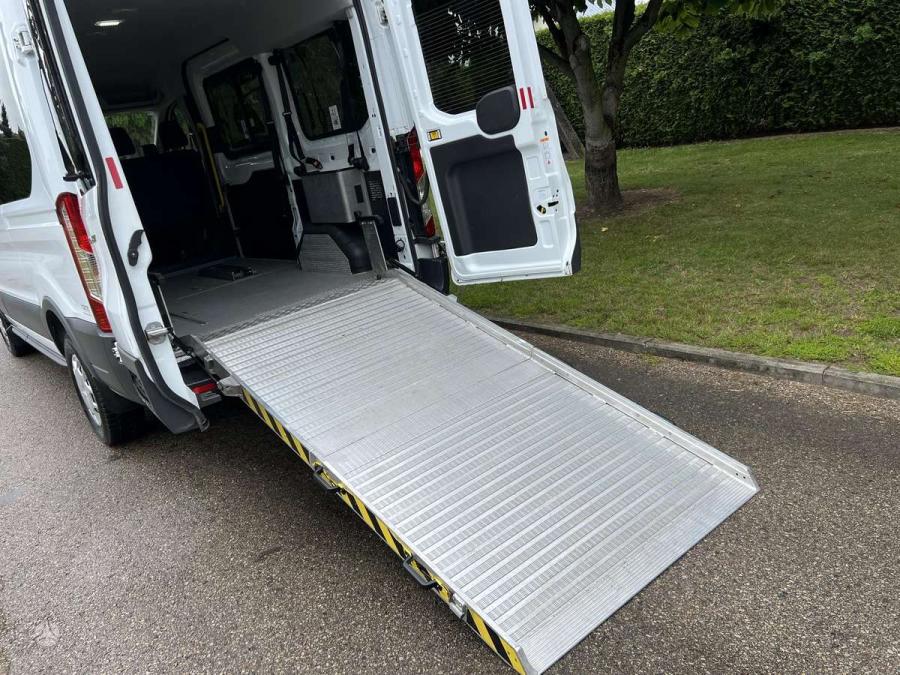 White Ford Transit 2018 in Kedainiai, with an engine capacity of 2.00 L and mileage of 253 thousand km for 9900 €, photo 15 on AUTOMOTO.COM.LV