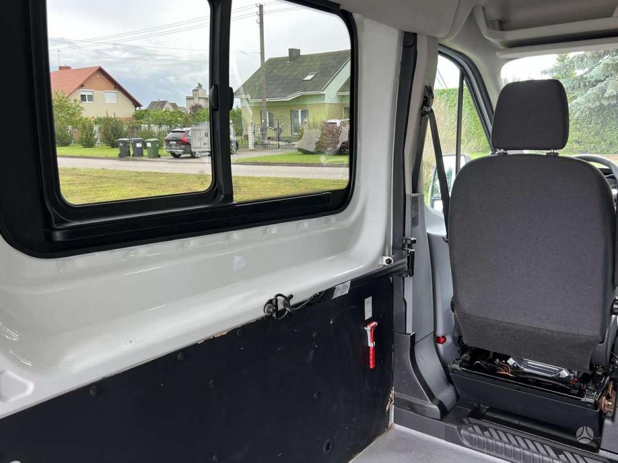 White Ford Transit 2018 in Kedainiai, with an engine capacity of 2.00 L and mileage of 253 thousand km for 9900 €, photo 18 on AUTOMOTO.COM.LV