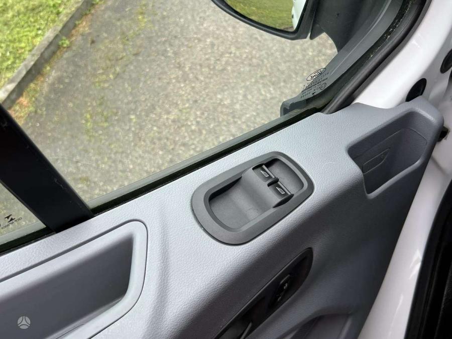 White Ford Transit 2018 in Kedainiai, with an engine capacity of 2.00 L and mileage of 253 thousand km for 9900 €, photo 24 on AUTOMOTO.COM.LV