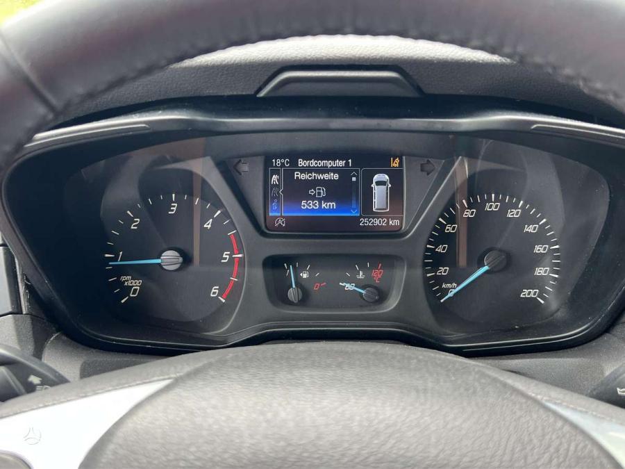 White Ford Transit 2018 in Kedainiai, with an engine capacity of 2.00 L and mileage of 253 thousand km for 9900 €, photo 33 on AUTOMOTO.COM.LV