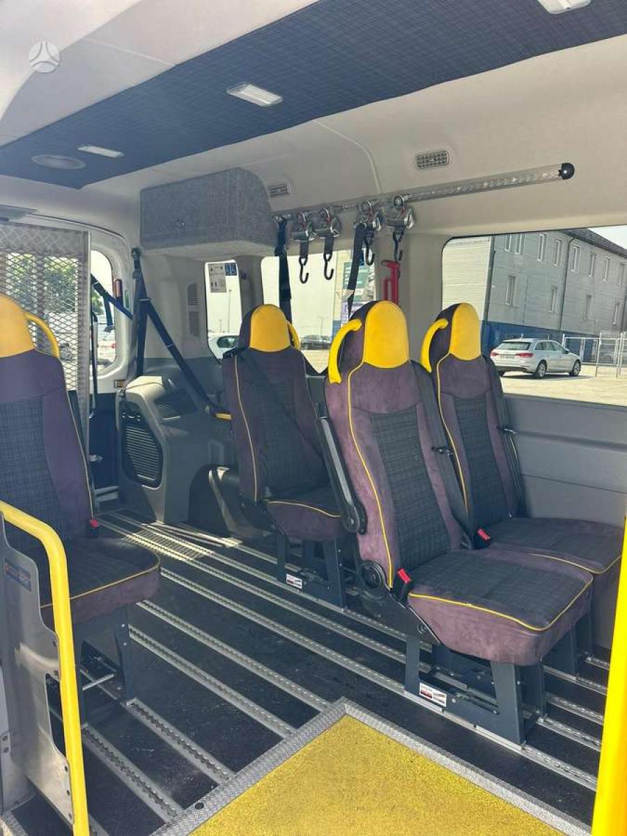 White Ford Transit 2018 in Taurage, with an engine capacity of 2.00 L and mileage of 540 thousand km for 9000 €, photo 12 on AUTOMOTO.COM.LV