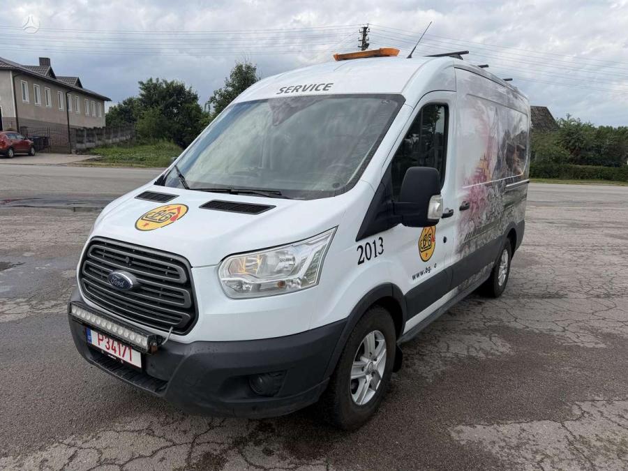White Ford Transit 2018 in Skaudvile, with an engine capacity of 2.00 L and mileage of 188 thousand km for 12900 €, photo 4 on AUTOMOTO.COM.LV
