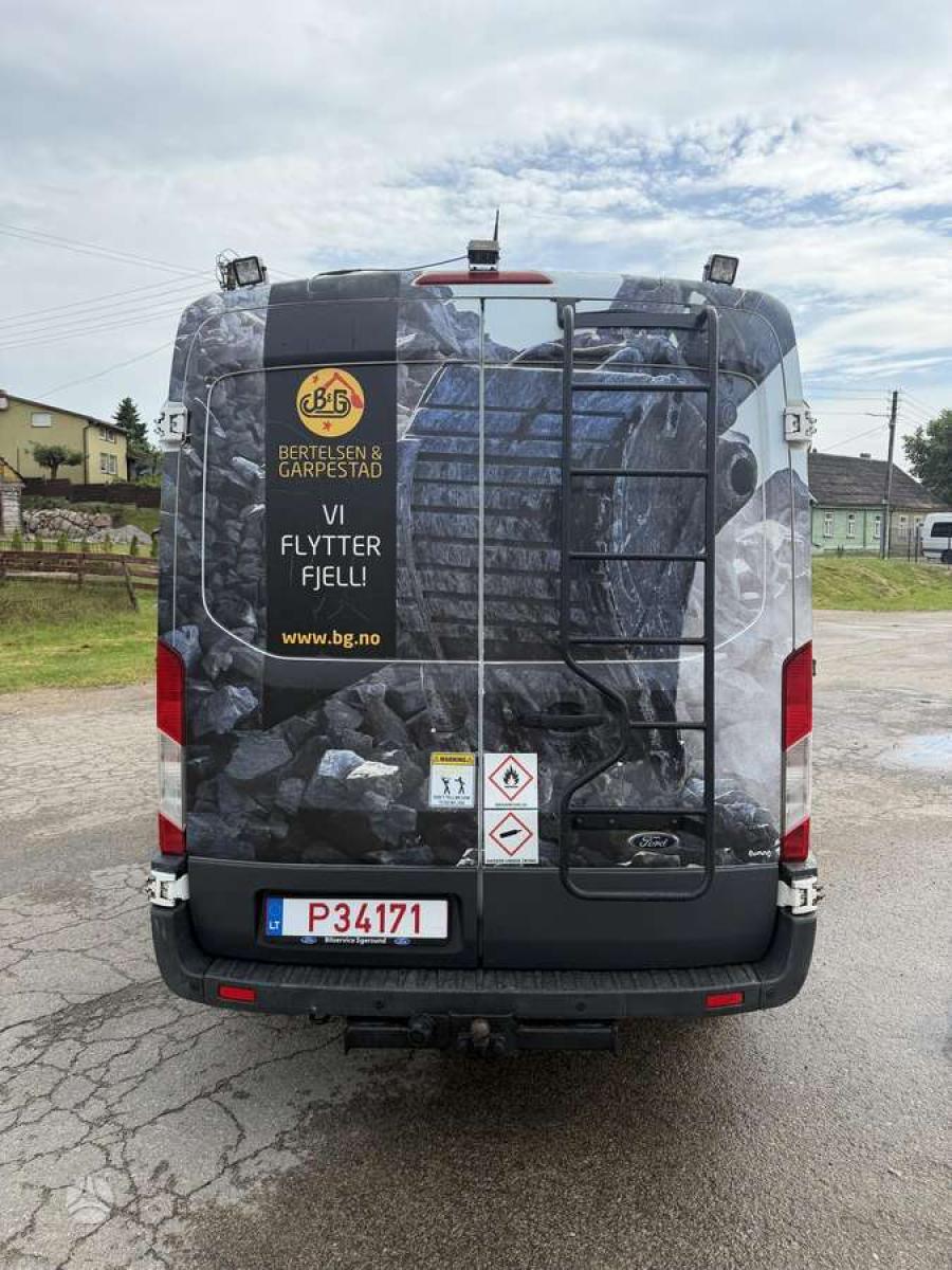 White Ford Transit 2018 in Skaudvile, with an engine capacity of 2.00 L and mileage of 188 thousand km for 12900 €, photo 9 on AUTOMOTO.COM.LV