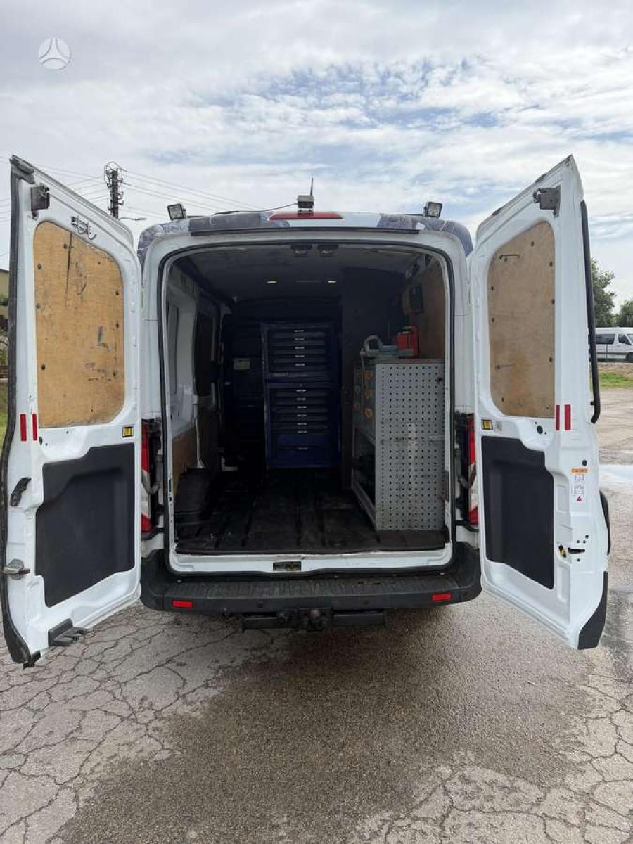 White Ford Transit 2018 in Skaudvile, with an engine capacity of 2.00 L and mileage of 188 thousand km for 12900 €, photo 12 on AUTOMOTO.COM.LV