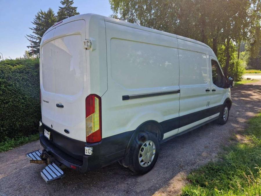 White Ford Transit 2018 in Taurage, with an engine capacity of 2.00 L and mileage of 246 thousand km for 7450 €, photo 5 on AUTOMOTO.COM.LV