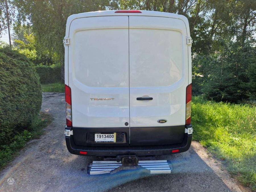 White Ford Transit 2018 in Taurage, with an engine capacity of 2.00 L and mileage of 246 thousand km for 7450 €, photo 6 on AUTOMOTO.COM.LV