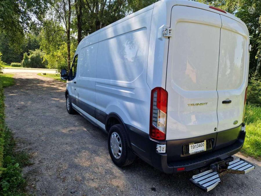 White Ford Transit 2018 in Taurage, with an engine capacity of 2.00 L and mileage of 246 thousand km for 7450 €, photo 7 on AUTOMOTO.COM.LV